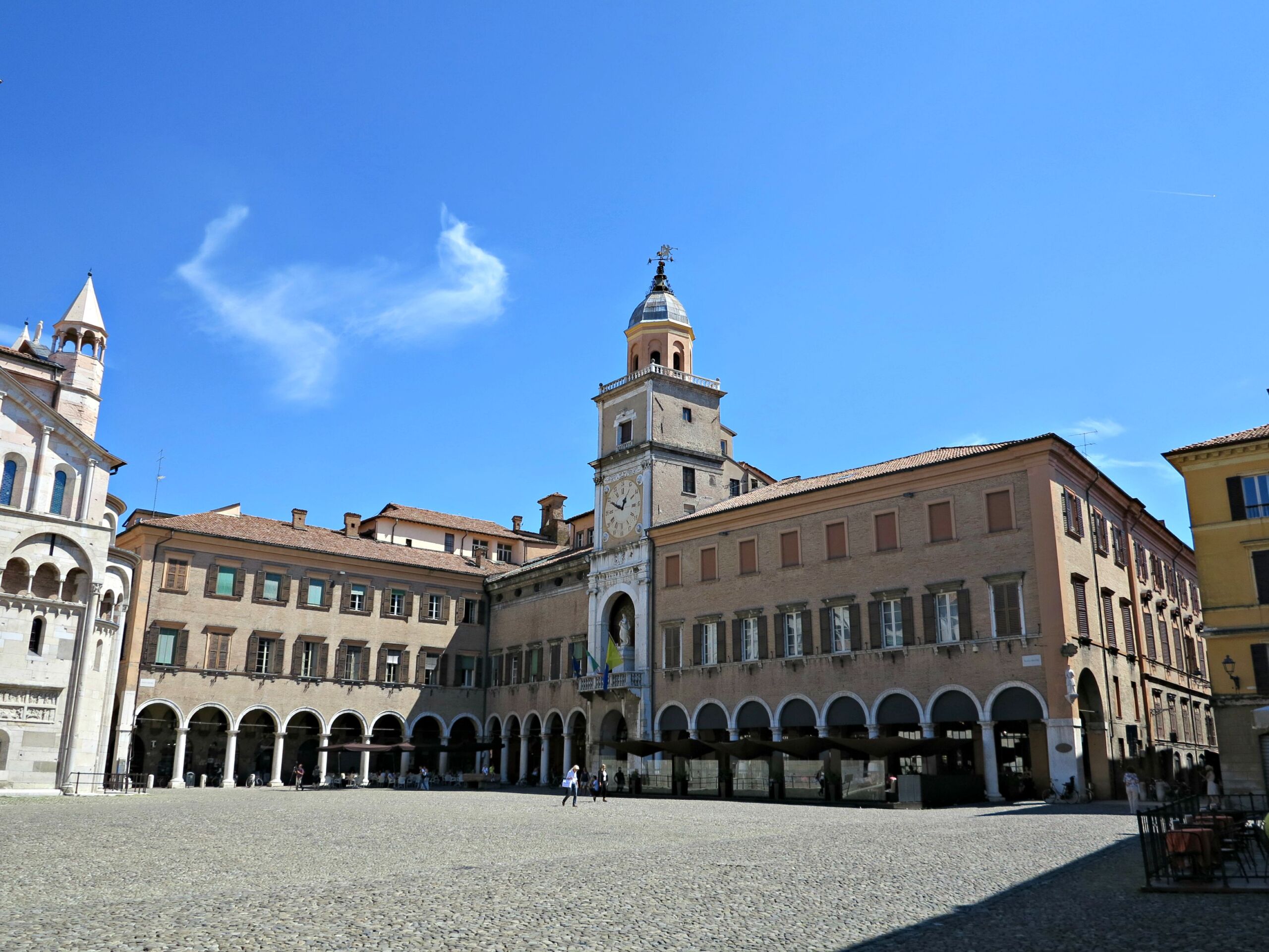 TAXI MODENA : Tariffe e Numero Taxi - Taxi.it TAXI MODENA : Tariffe e Numero Taxi - Taxi.it